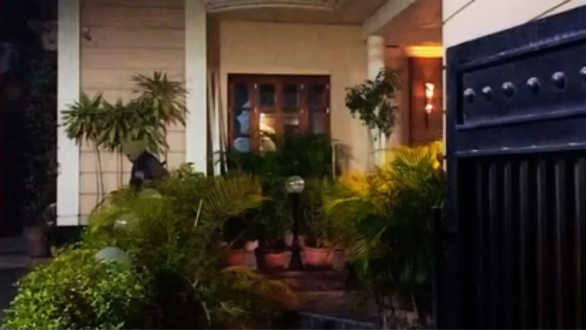 कोडीन कफ सिरप मामले में मुख्य आरोपी के घर पुलिस का छापा - Amrit Vichar