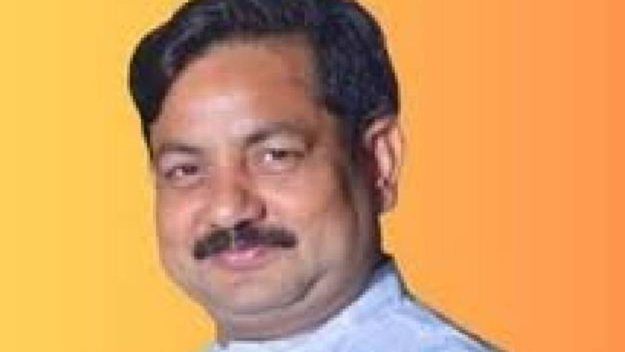 Avanish Dixit के जेल जाने के बाद ब्लैकमेलरों पर पुलिस की कार्रवाई जारी ...