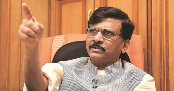 कुछ लोग खुद को कानून से ऊपर क्यों समझते हैं: संजय राउत - Amrit Vichar